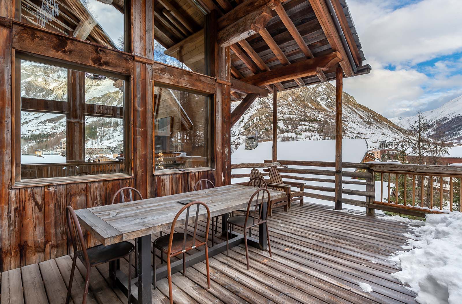 Chalet Alice | Luxury Chalet in Val d'Isere to rent | SkiBoutique