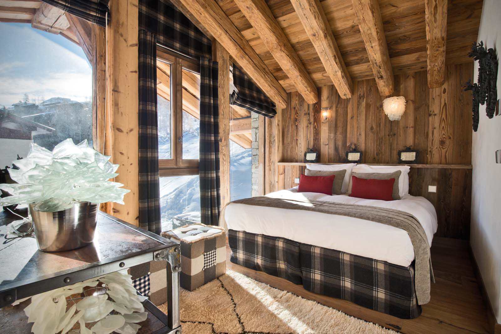Chalet Genepy | Luxury Chalet in Val d'Isere to rent | SkiBoutique